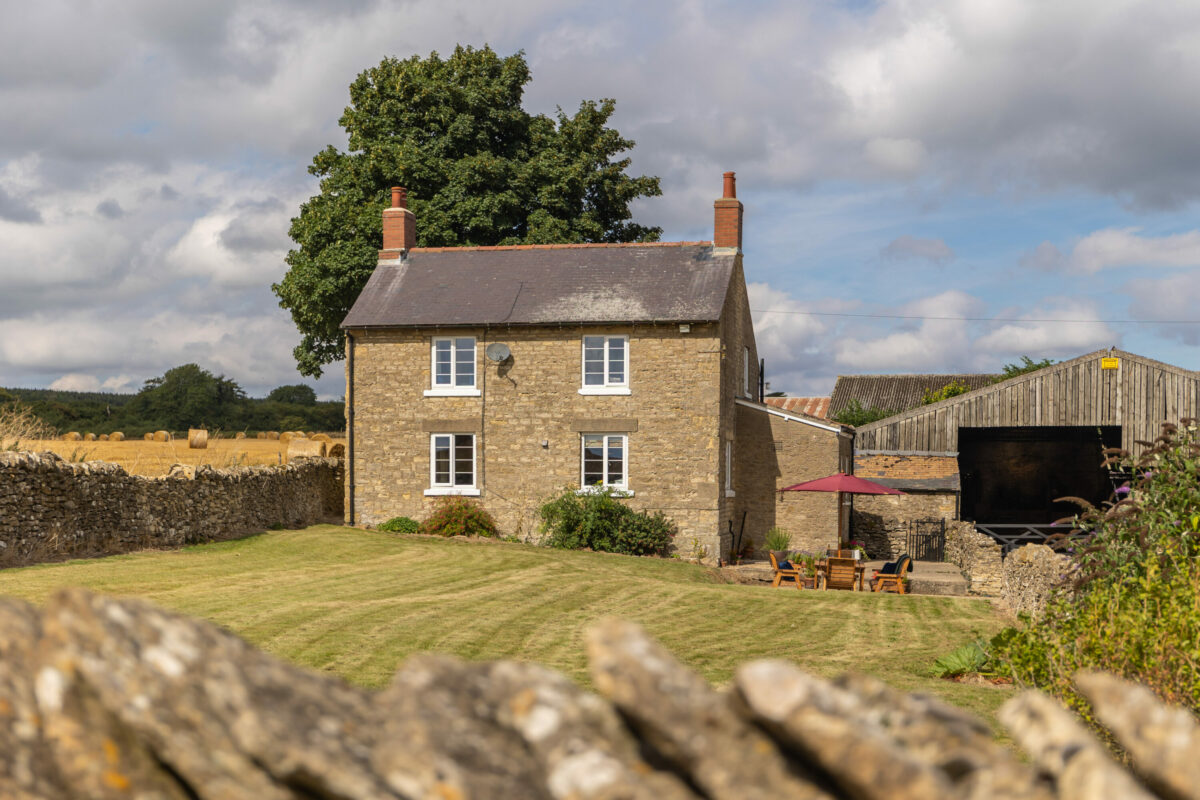 High Park - HOT TUB - North Yorkshire Cottage Holidays